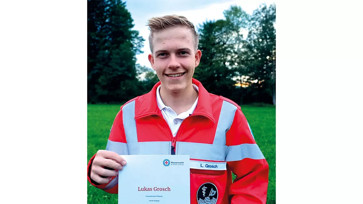 Lukas Grosch besteht Prüfung zum Wasserretter | Füssen aktuell